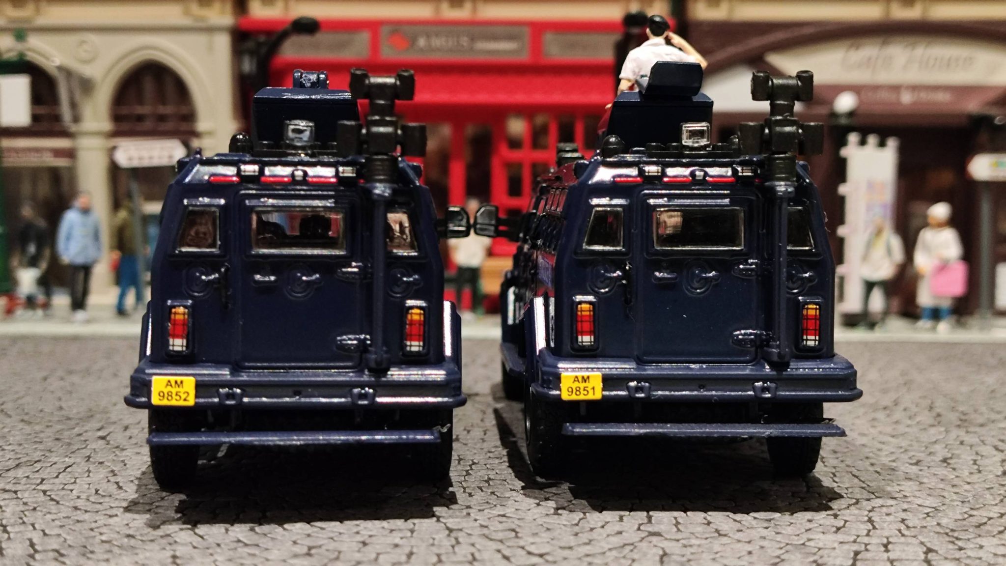 劍齒虎 - ARTOYS Hong Kong Police Force's Armoured Sabertooth - HKTOYCAR 手推車